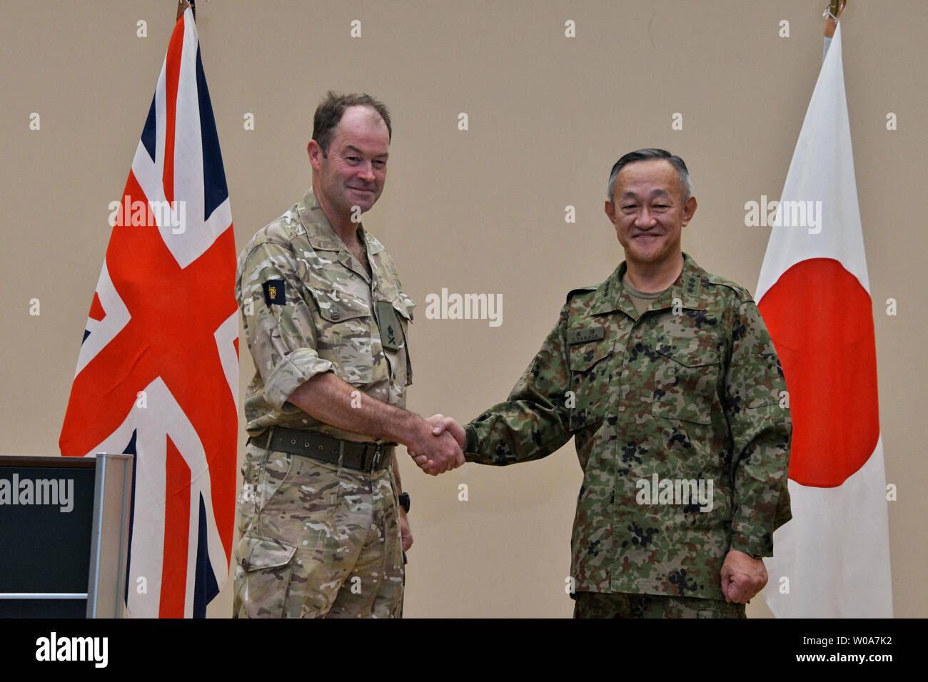 Heads the JGSDF Fuji School, Lieutenant General Yuichi Takada shakes ...