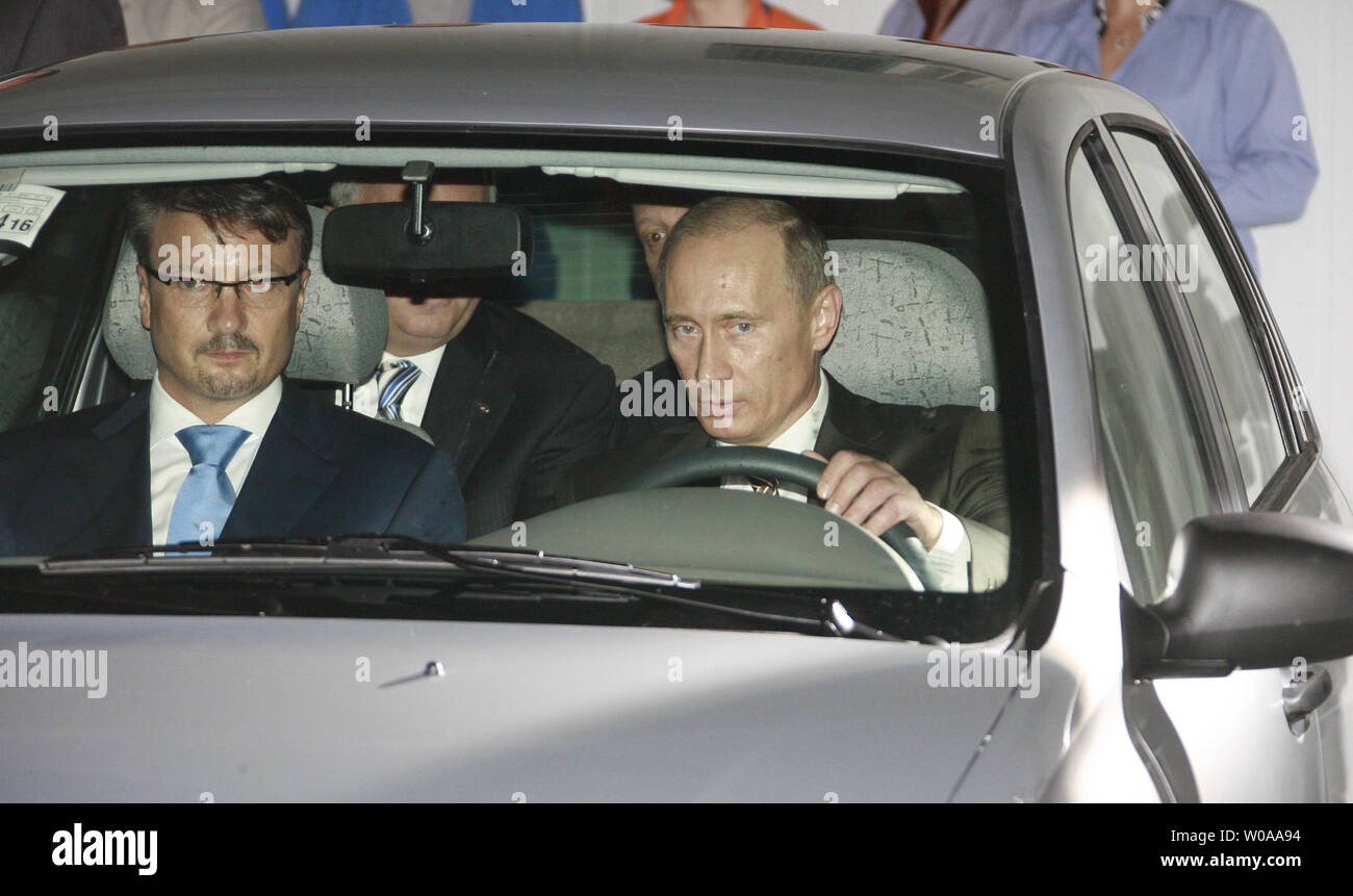 Russian president vladimir putin kalina hi-res stock photography and ...