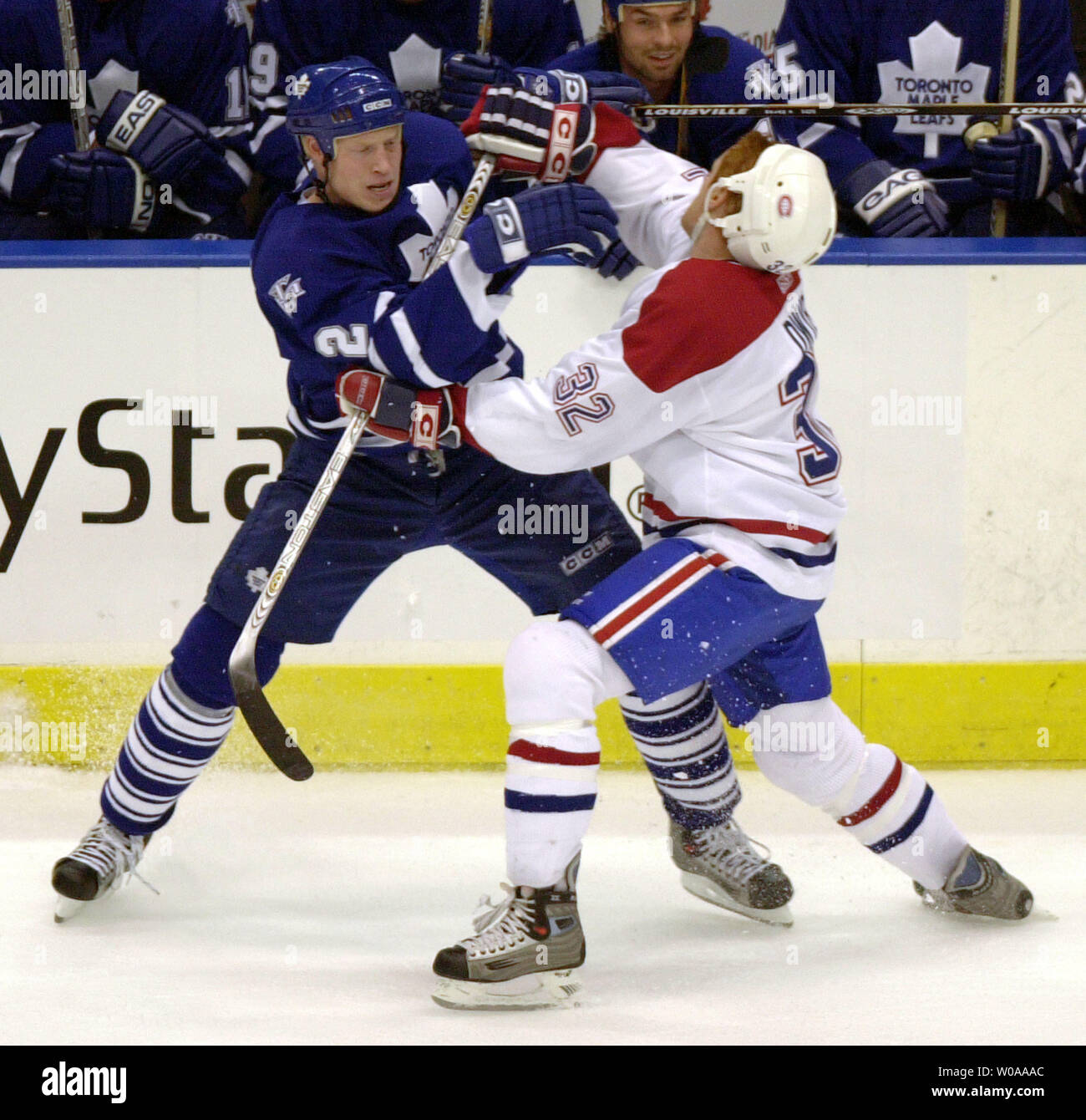 Toronto Maple Leafs Wade Belak(L) and Montreal Canadiens' Gordie Dwyer ...