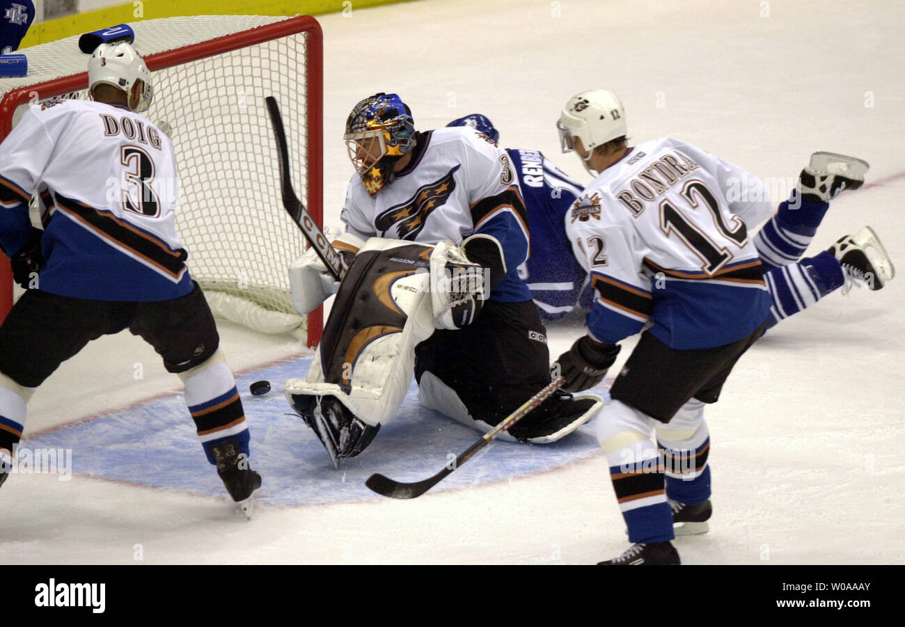 Peter doig hi-res stock photography and images - Alamy