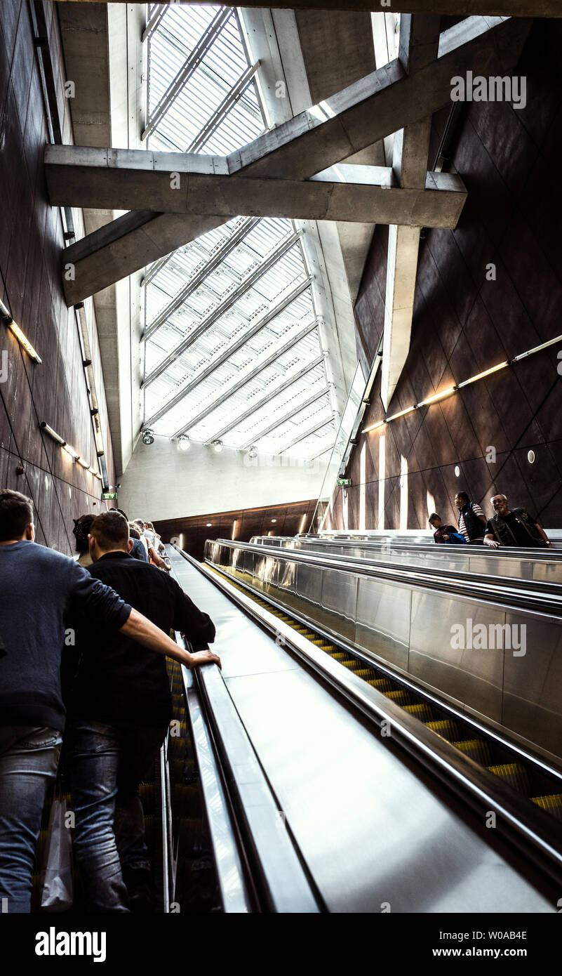 BUDAPEST HUNGARY - METRO STATIONS AND PASSENGERS IN BUDAPEST ...