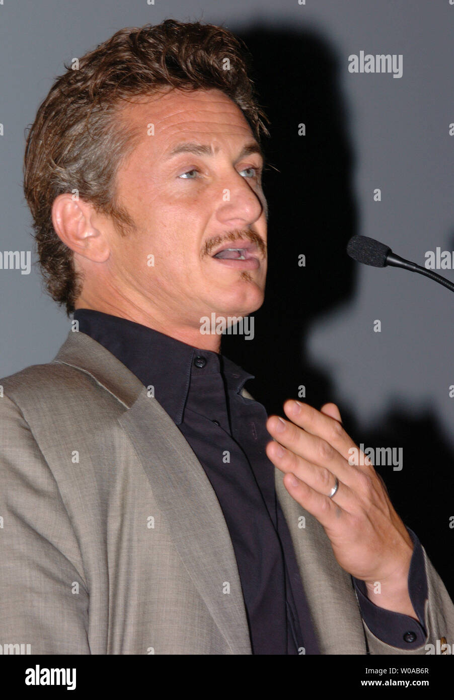 Sean Penn makes a brief speech to the audience before the Toronto ...