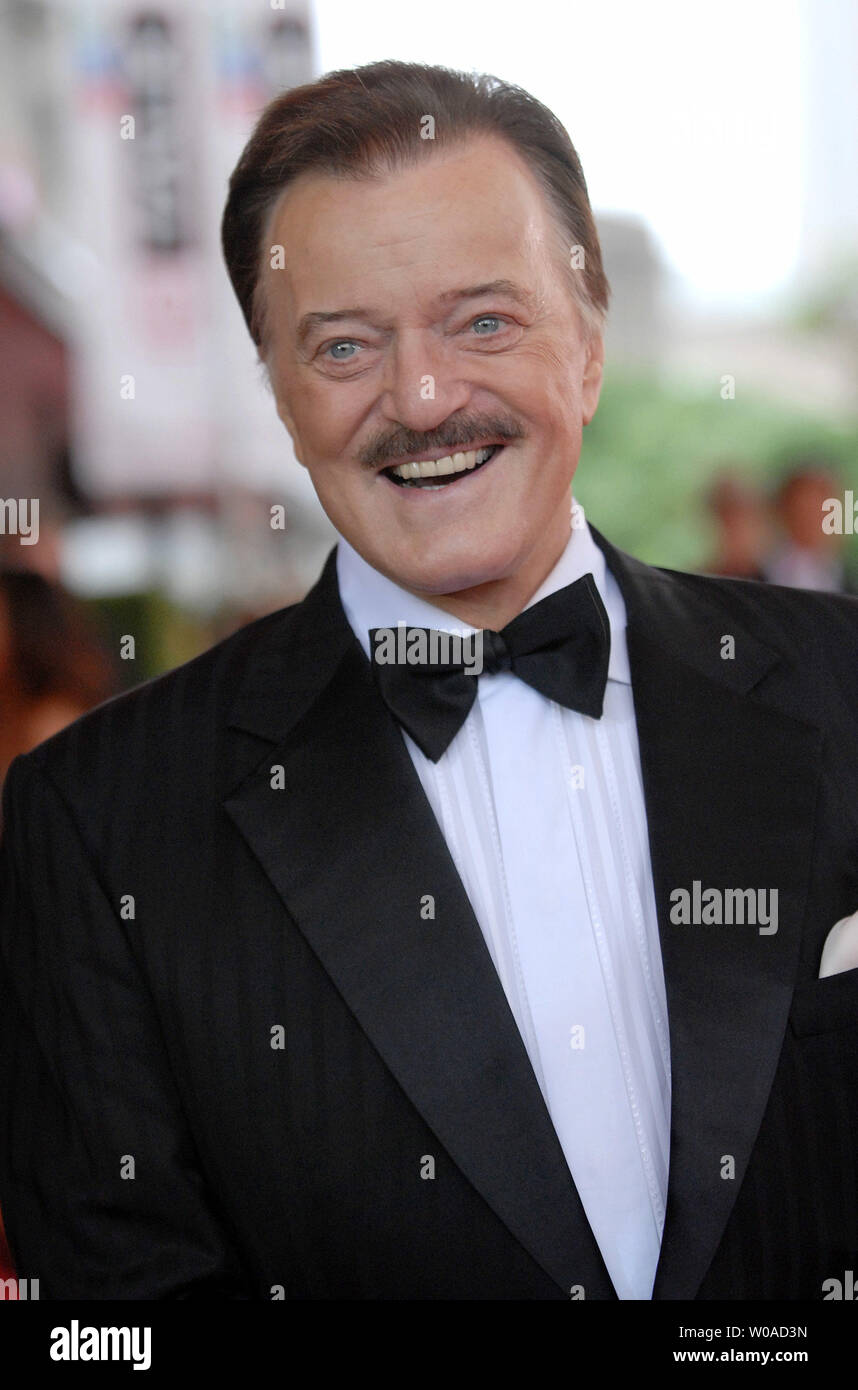 Singer Robert Goulet arrives on the red carpet for the Canada's Walk of ...