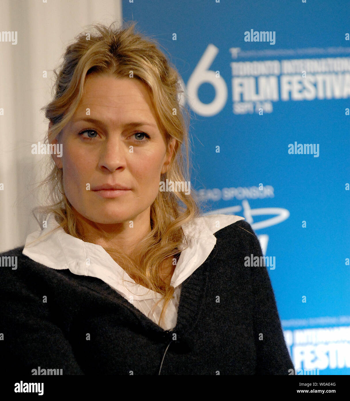 Breaking and entering press hi-res stock photography and images - Alamy