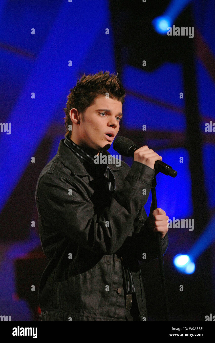 16 year old voting hi-res stock photography and images - Alamy