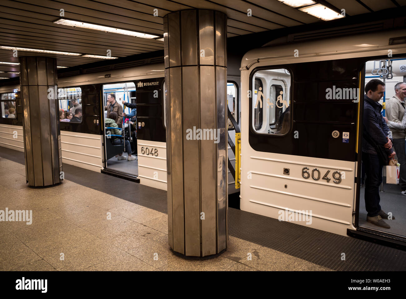 BUDAPEST HUNGARY - METRO STATIONS AND PASSENGERS IN BUDAPEST ...