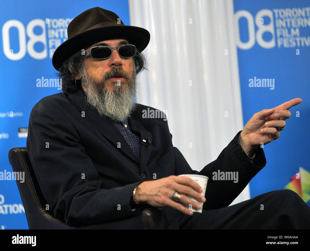 Larry charles hi-res stock photography and images - Alamy