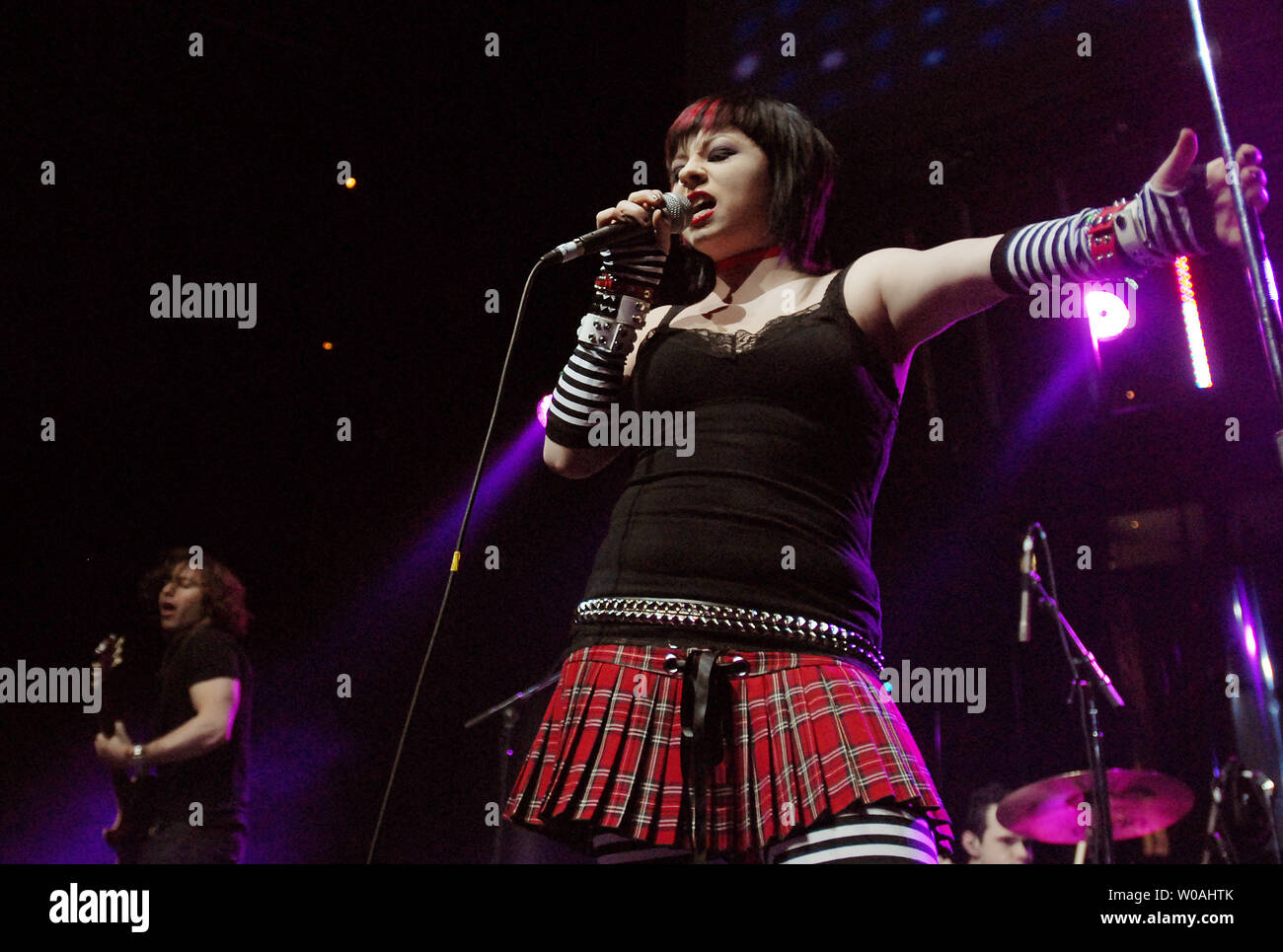 15 year old singer Shiloh performs as the opening act at Virgin Mobile ...