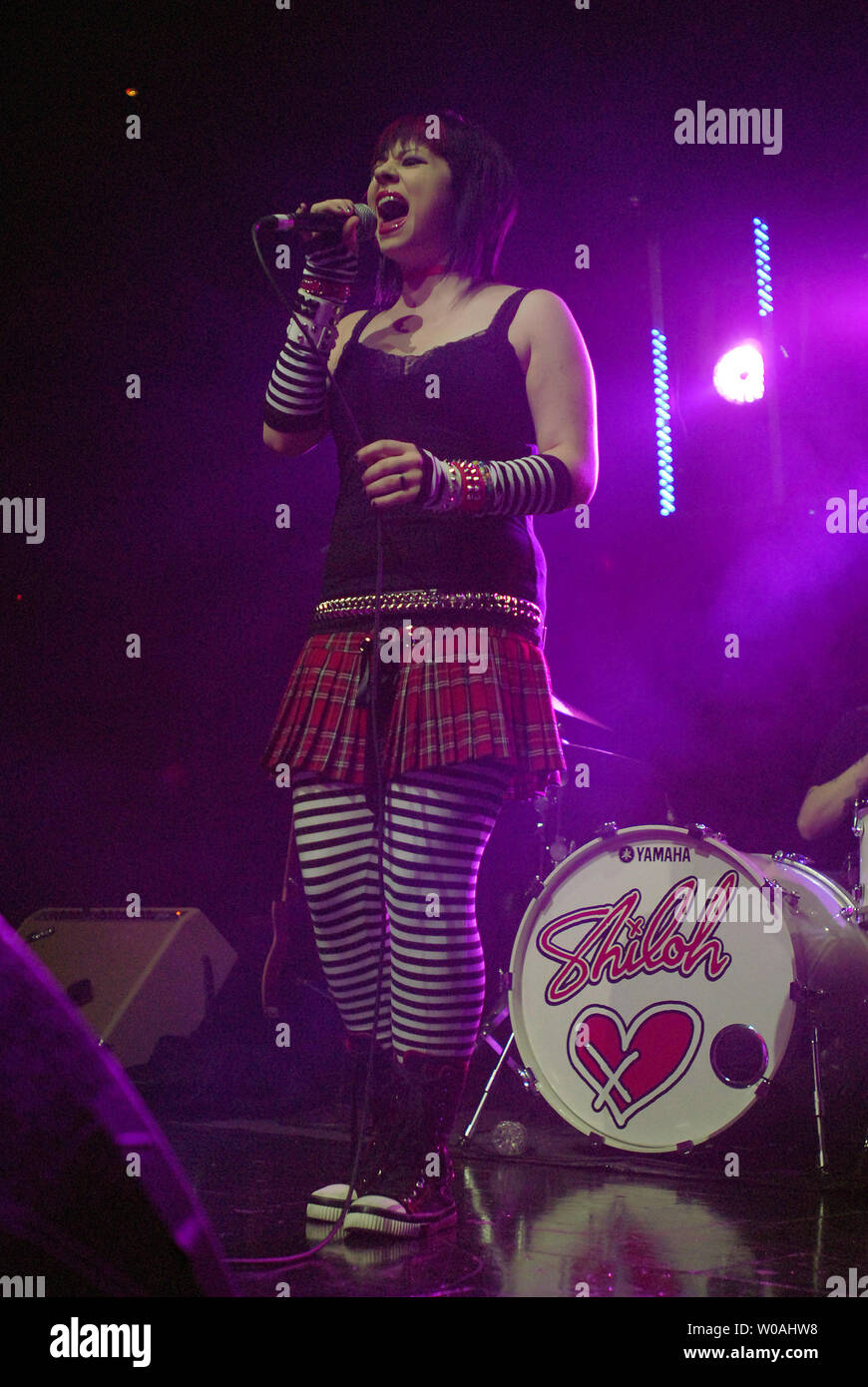 15 year old singer Shiloh performs as the opening act at Virgin Mobile ...