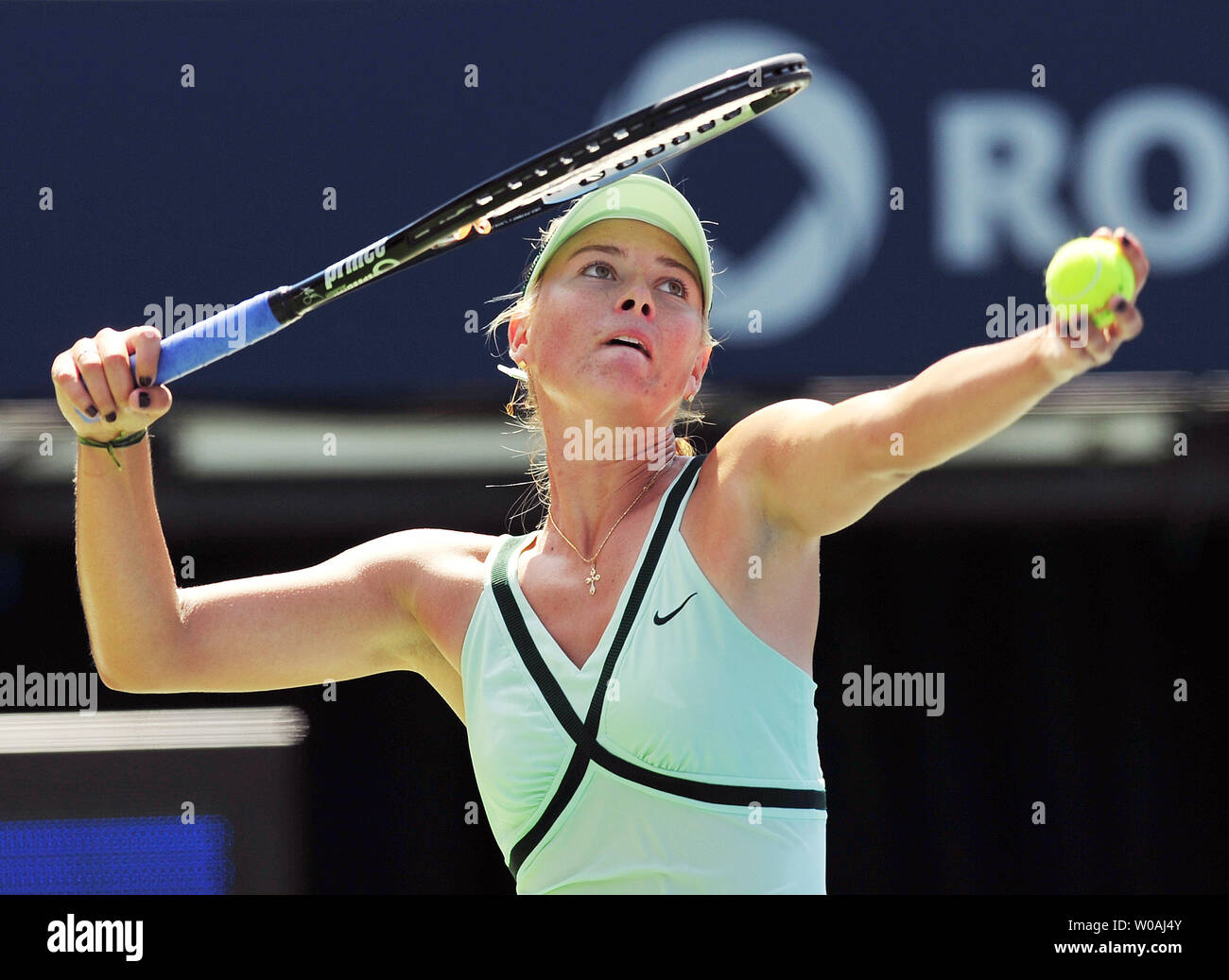 Maria sharapova serve hi-res stock photography and images - Alamy