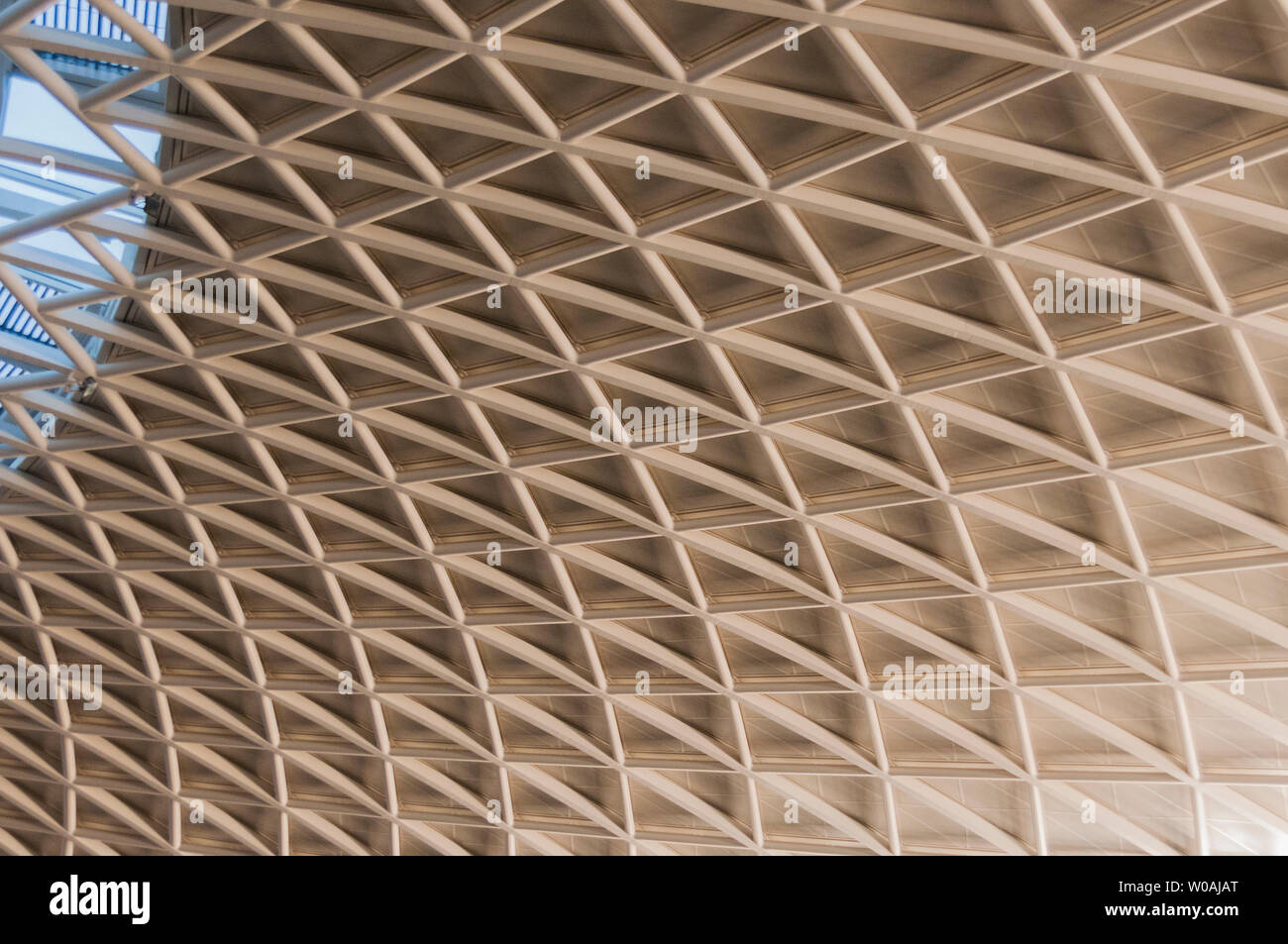 Steel diagrid structure hi-res stock photography and images - Alamy