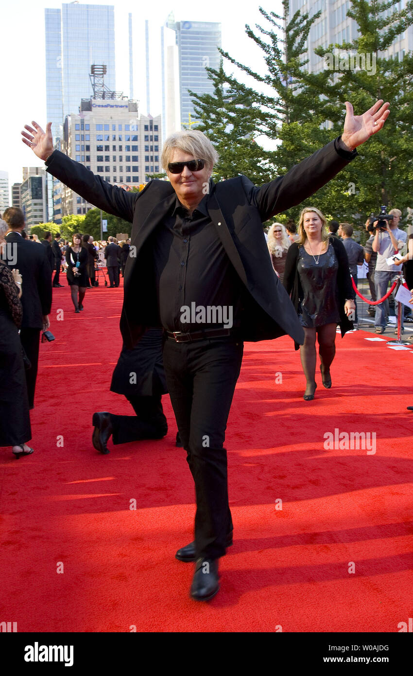 Singer/musician Tom Cochrane arrives on the red carpet for his star on ...