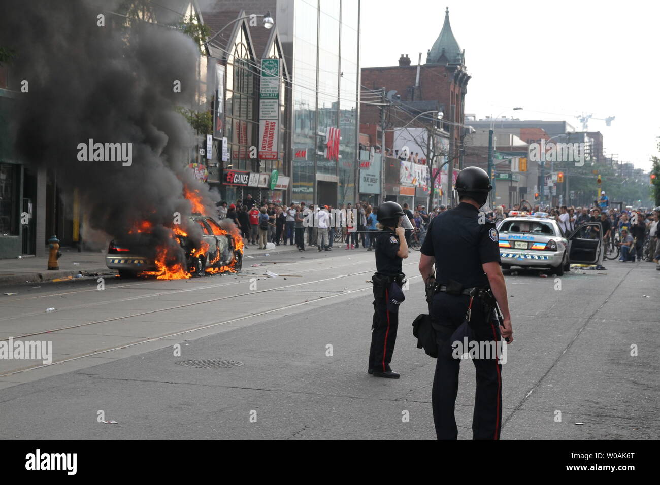 G8 protest toronto hi-res stock photography and images - Alamy