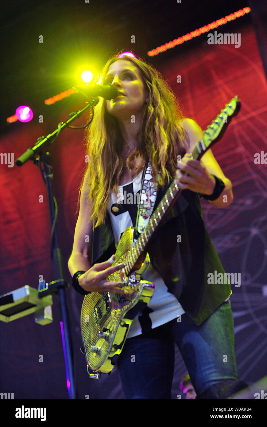 Lilith fair hi-res stock photography and images - Alamy