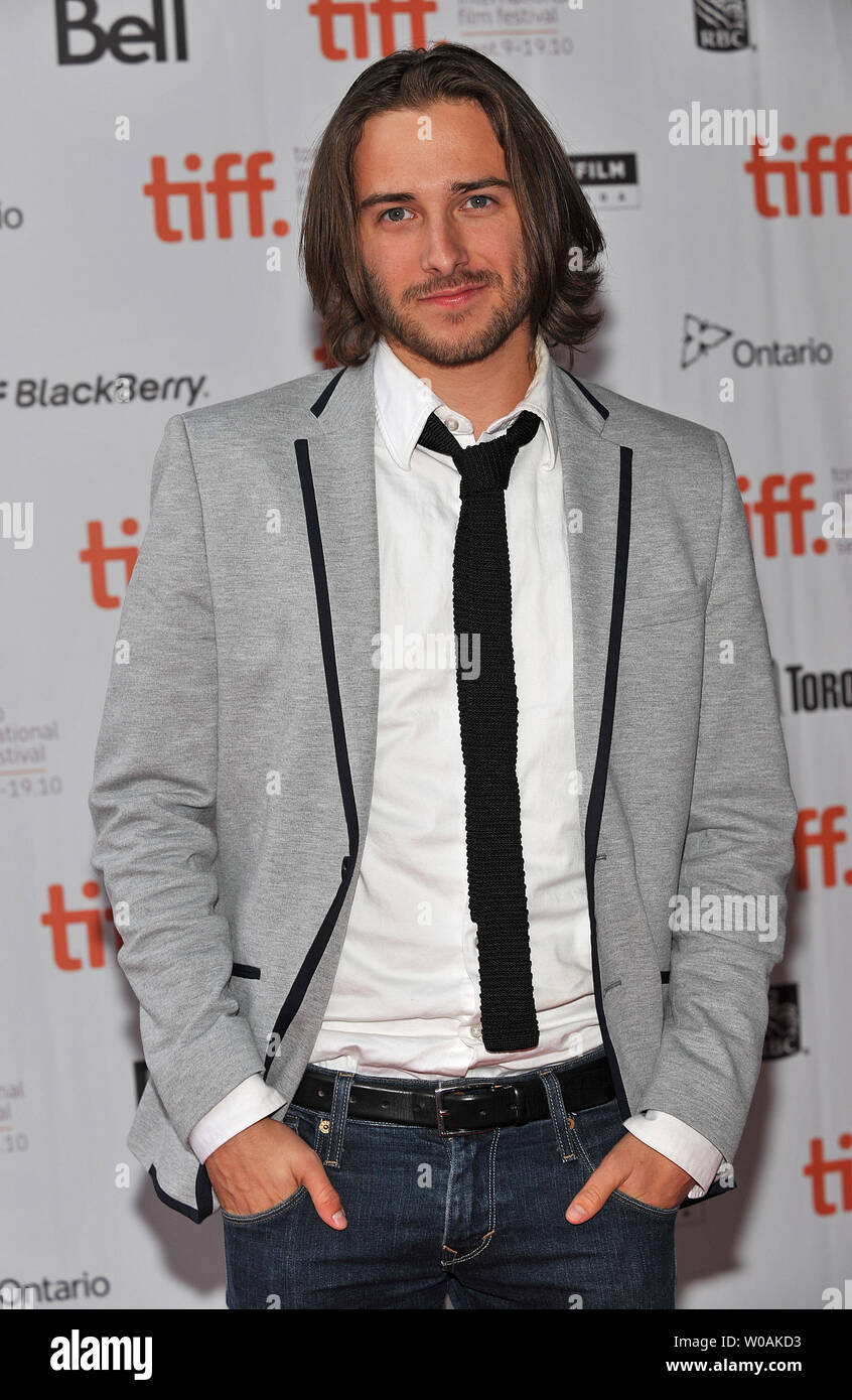 Actor Reece Thompson arrives for the premiere of 'Daydream Nation' at ...