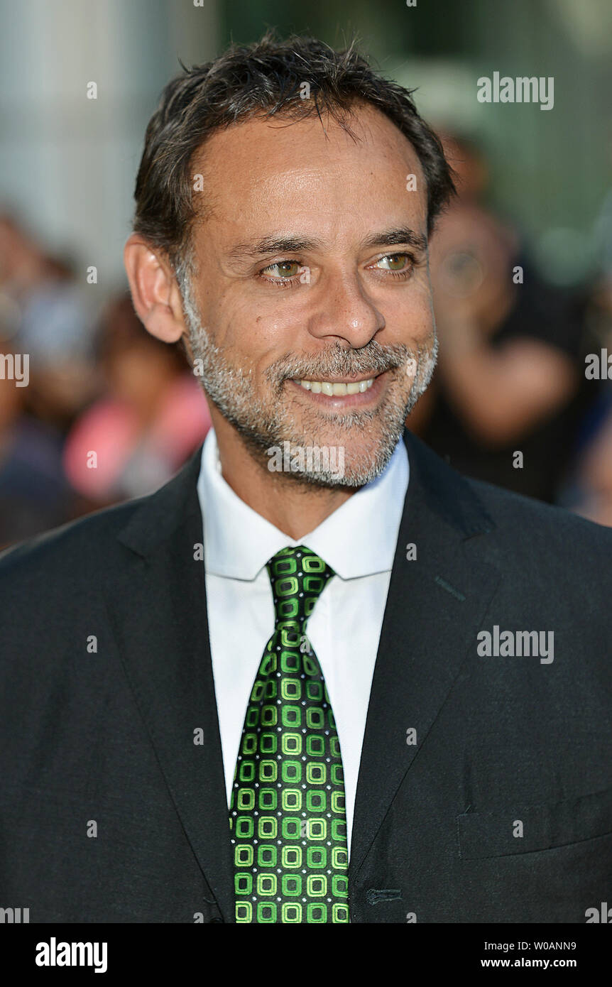 Alexander siddig hi-res stock photography and images - Alamy