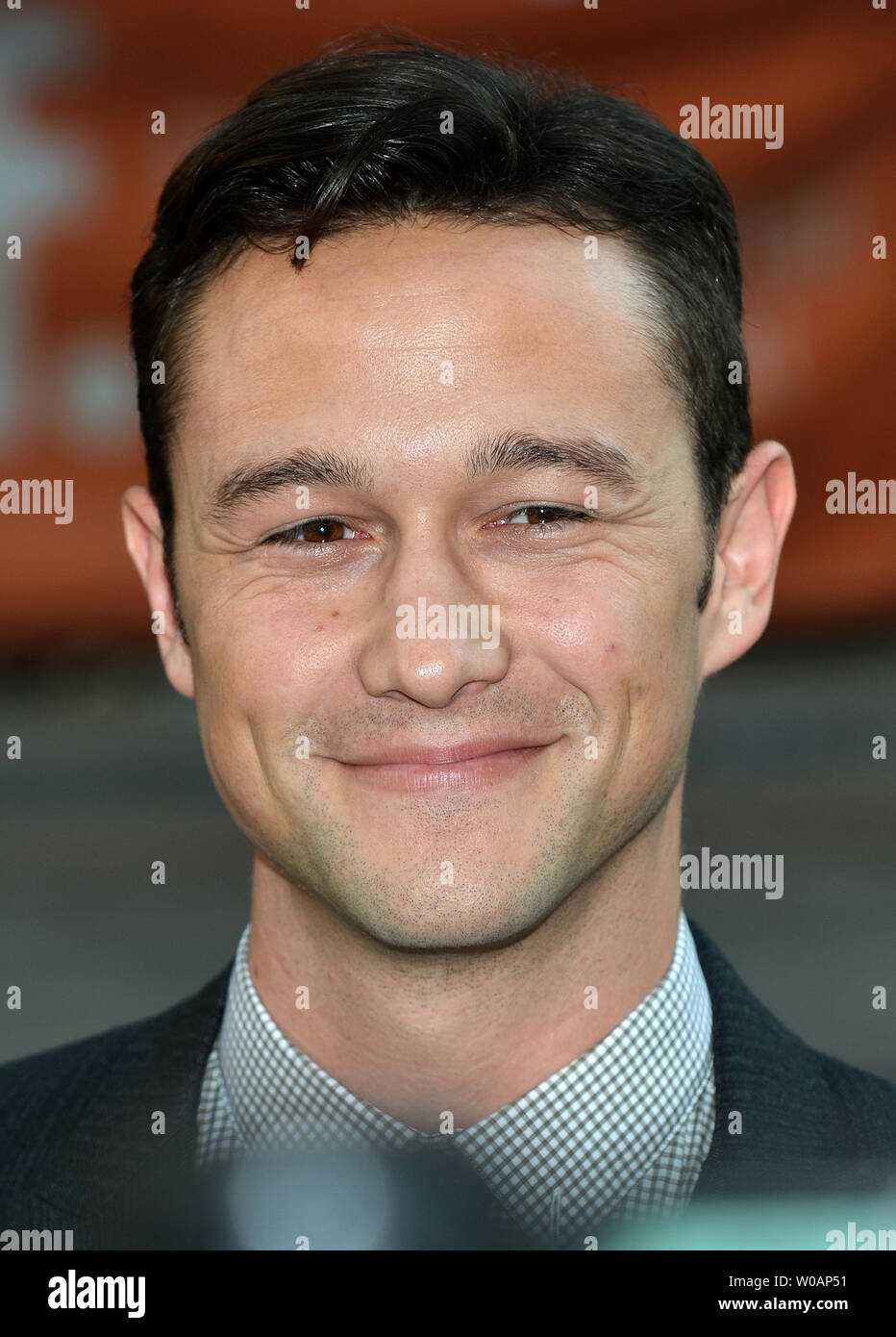 Joseph Gordon-Levitt arrives for the premiere of 'Don Jon' at the ...