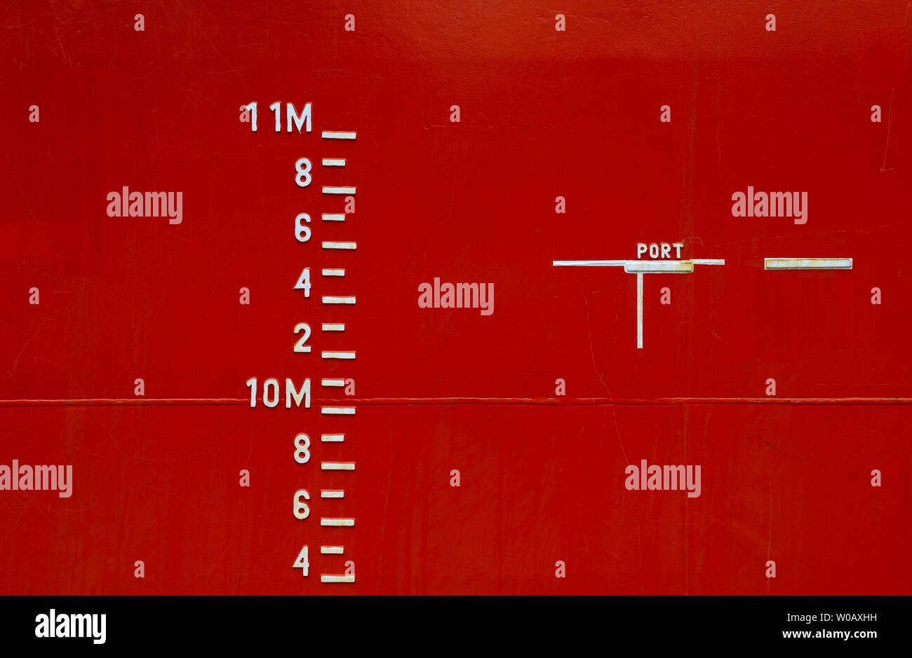 Ship hull marking hi-res stock photography and images - Alamy