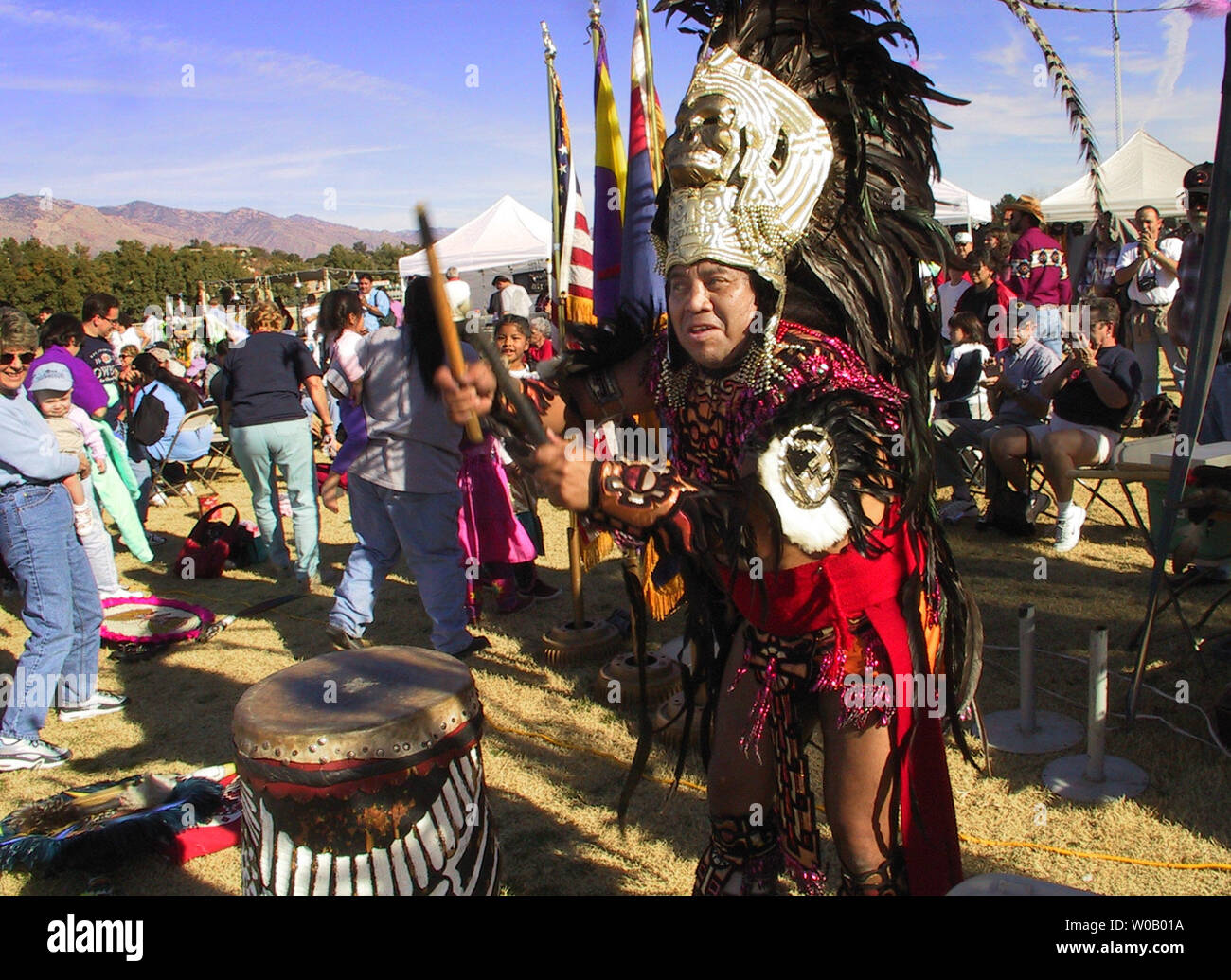 TUC2000123104 - 31 DECEMBER 2000 - TUCSON, ARIZONA, USA: Luis Salinas ...
