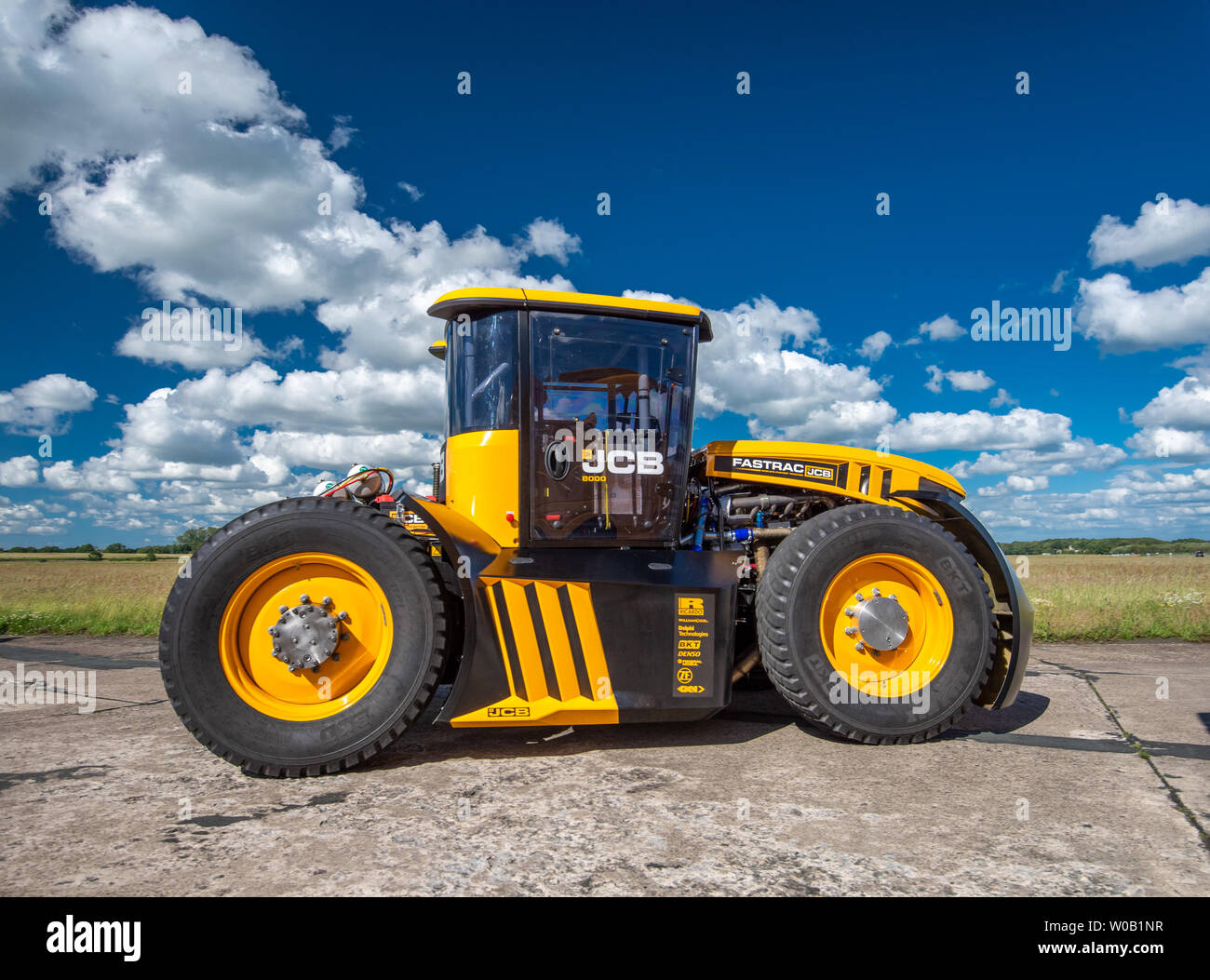 Guy martin tractor hi-res stock photography and images - Alamy