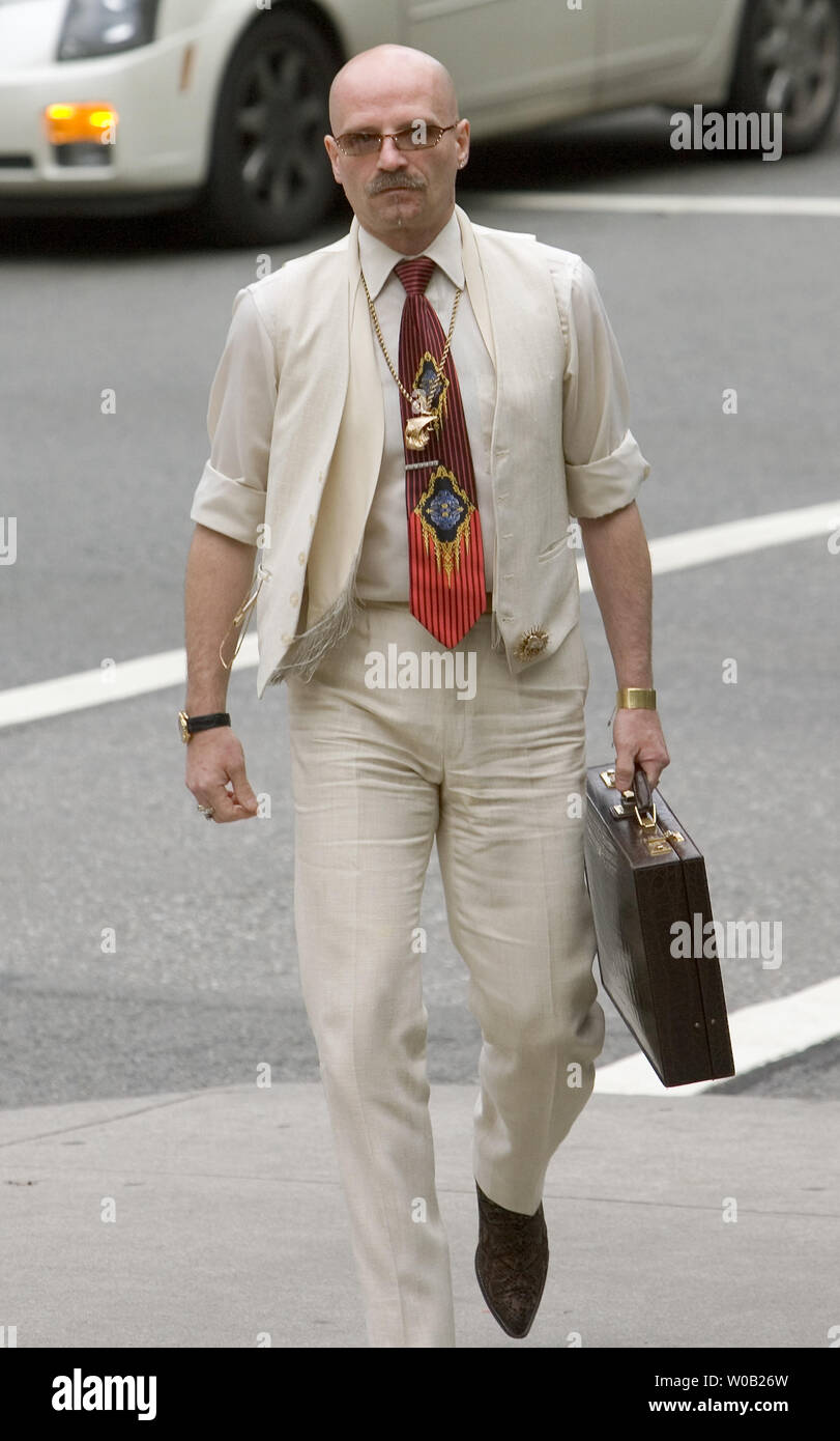 Claiming a link to Norwegian royalty, ex-convict Gary 'Sir John ...