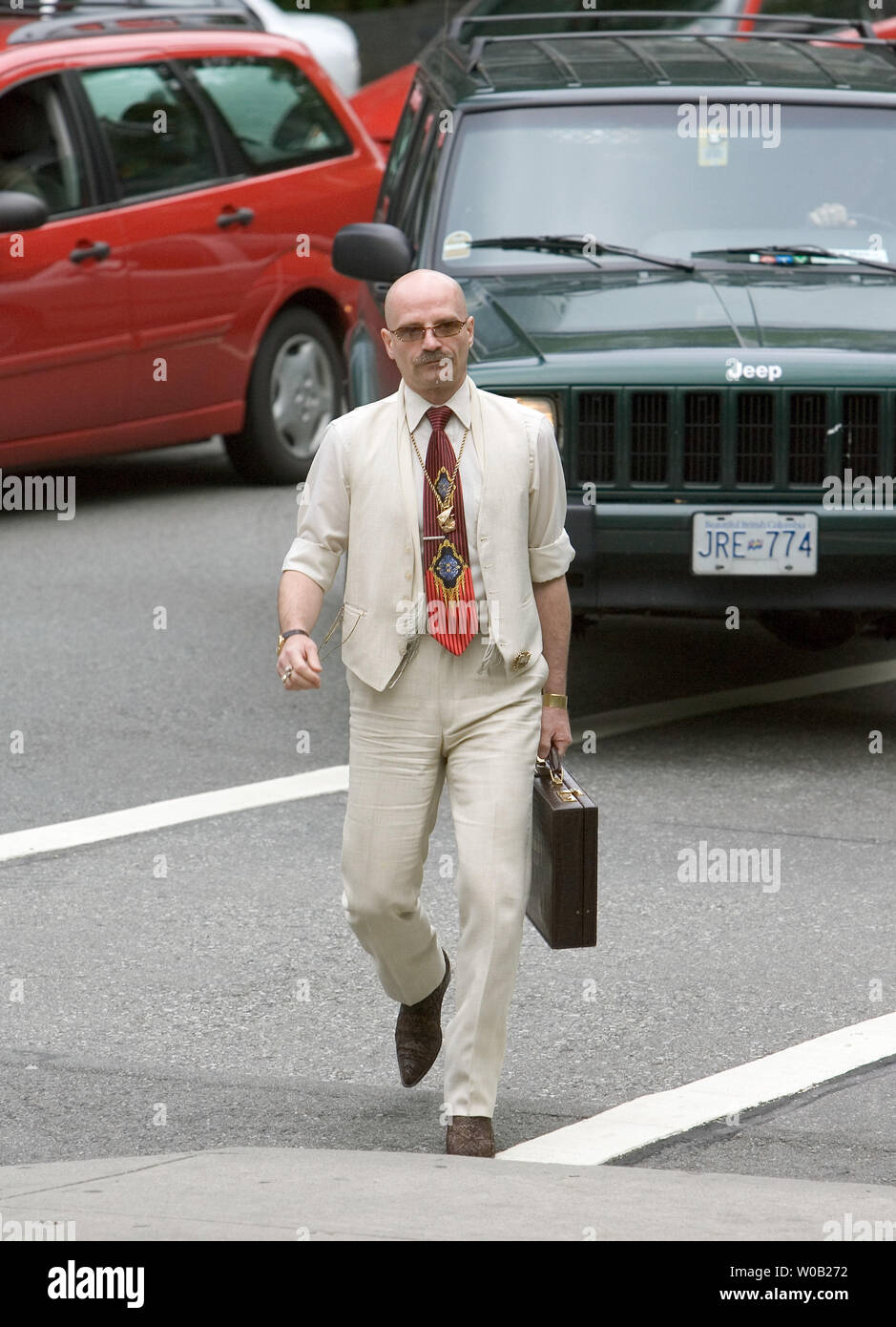 Claiming a link to Norwegian royalty, ex-convict Gary 'Sir John ...