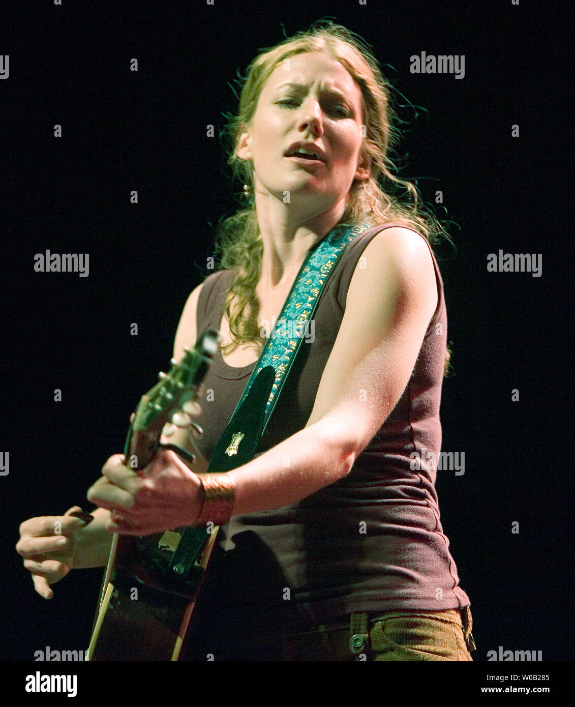 Kathleen Edwards opens for country singer Willie Nelson at Vancouver's ...