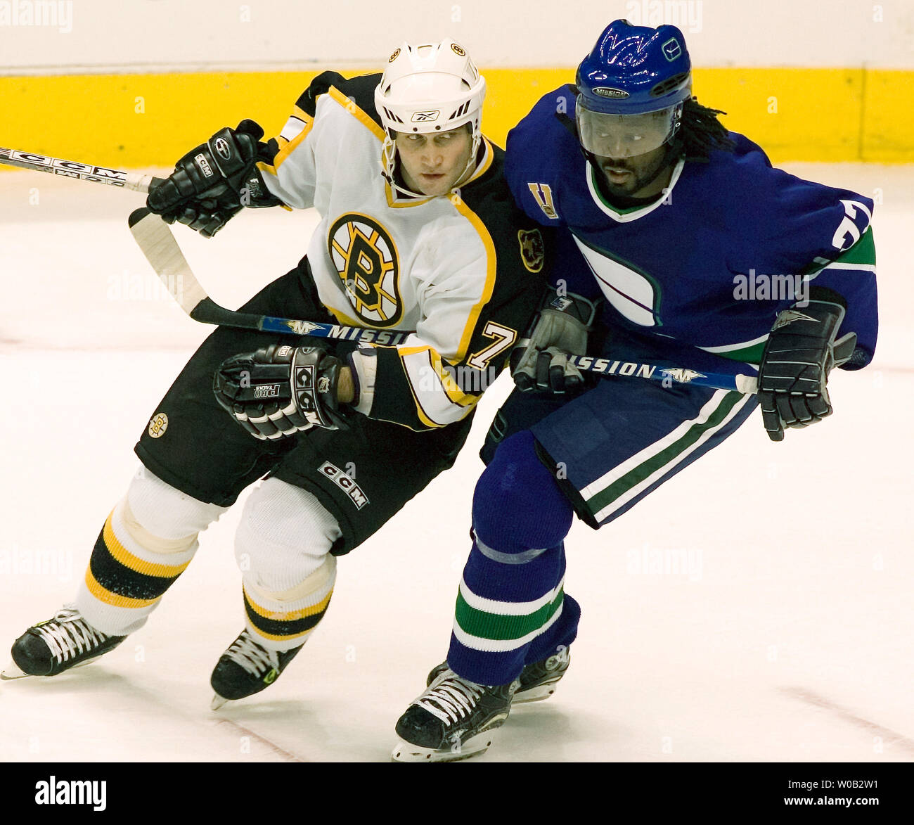 Boston bruins anson carter hi-res stock photography and images - Alamy