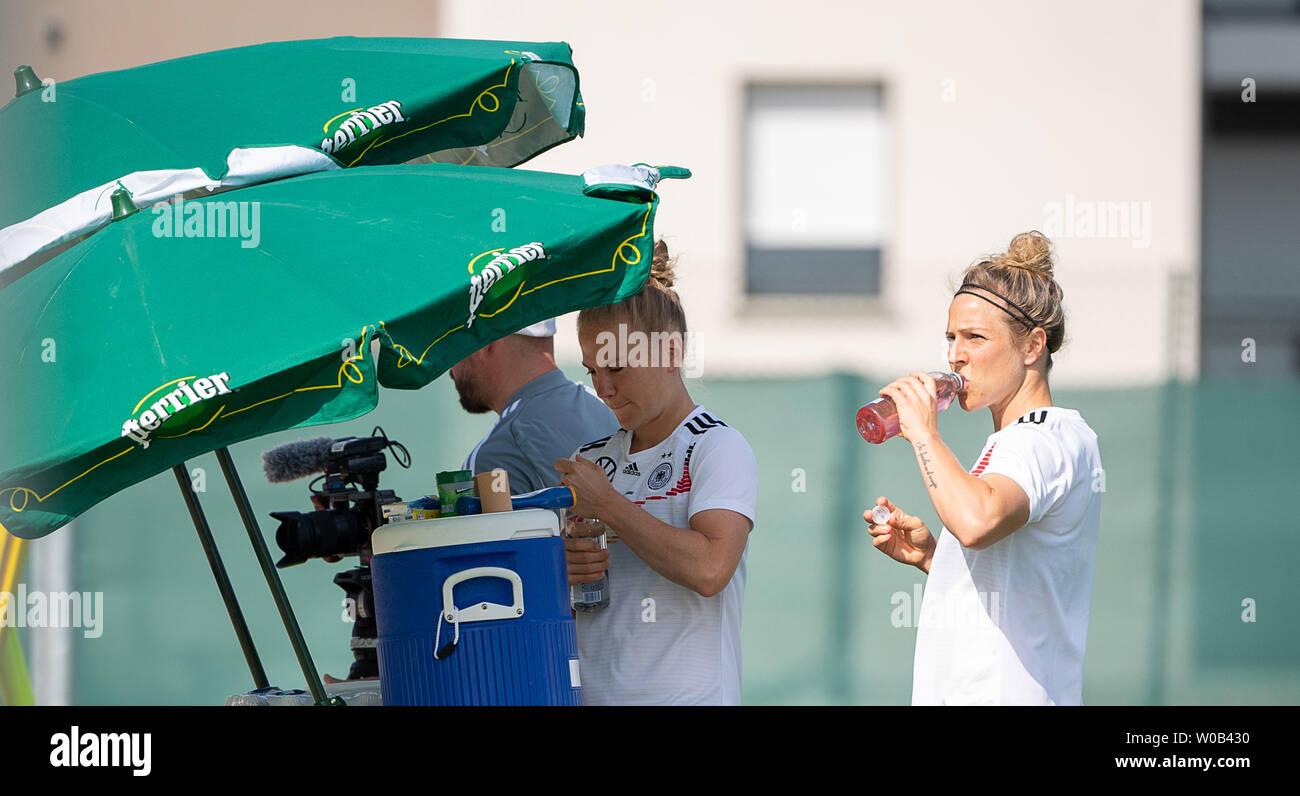 Pont Pean, France. 27th June, 2019. Football, women: World Cup ...