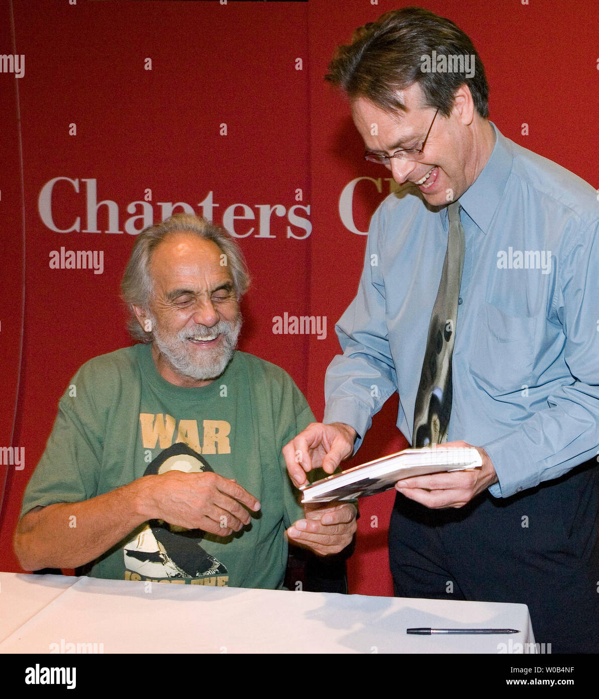 Chapters book store hi-res stock photography and images - Alamy