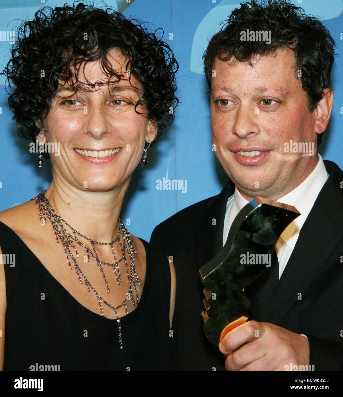 Slings arrows hi-res stock photography and images - Alamy