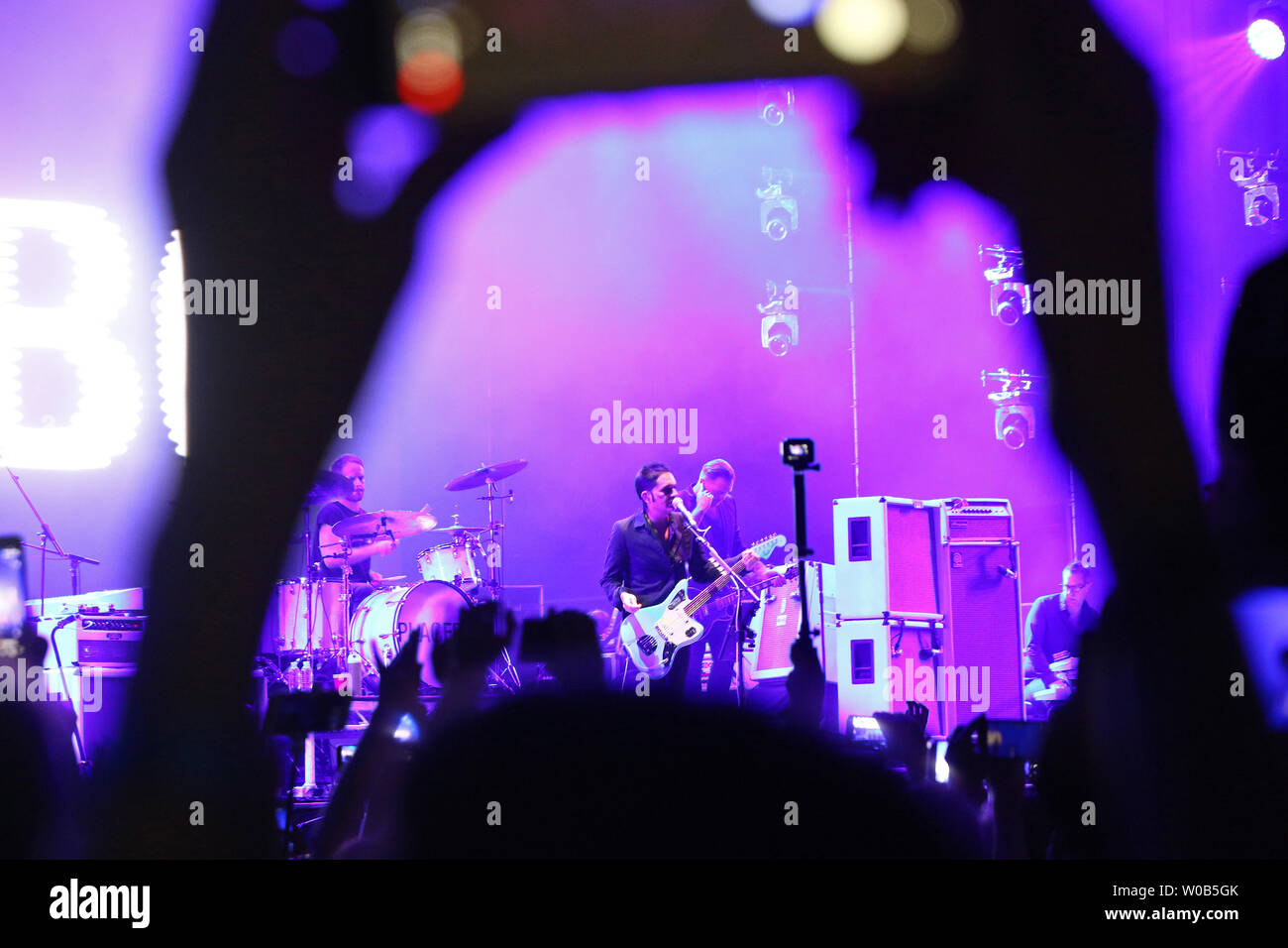 Lead singer band placebo hi-res stock photography and images - Alamy