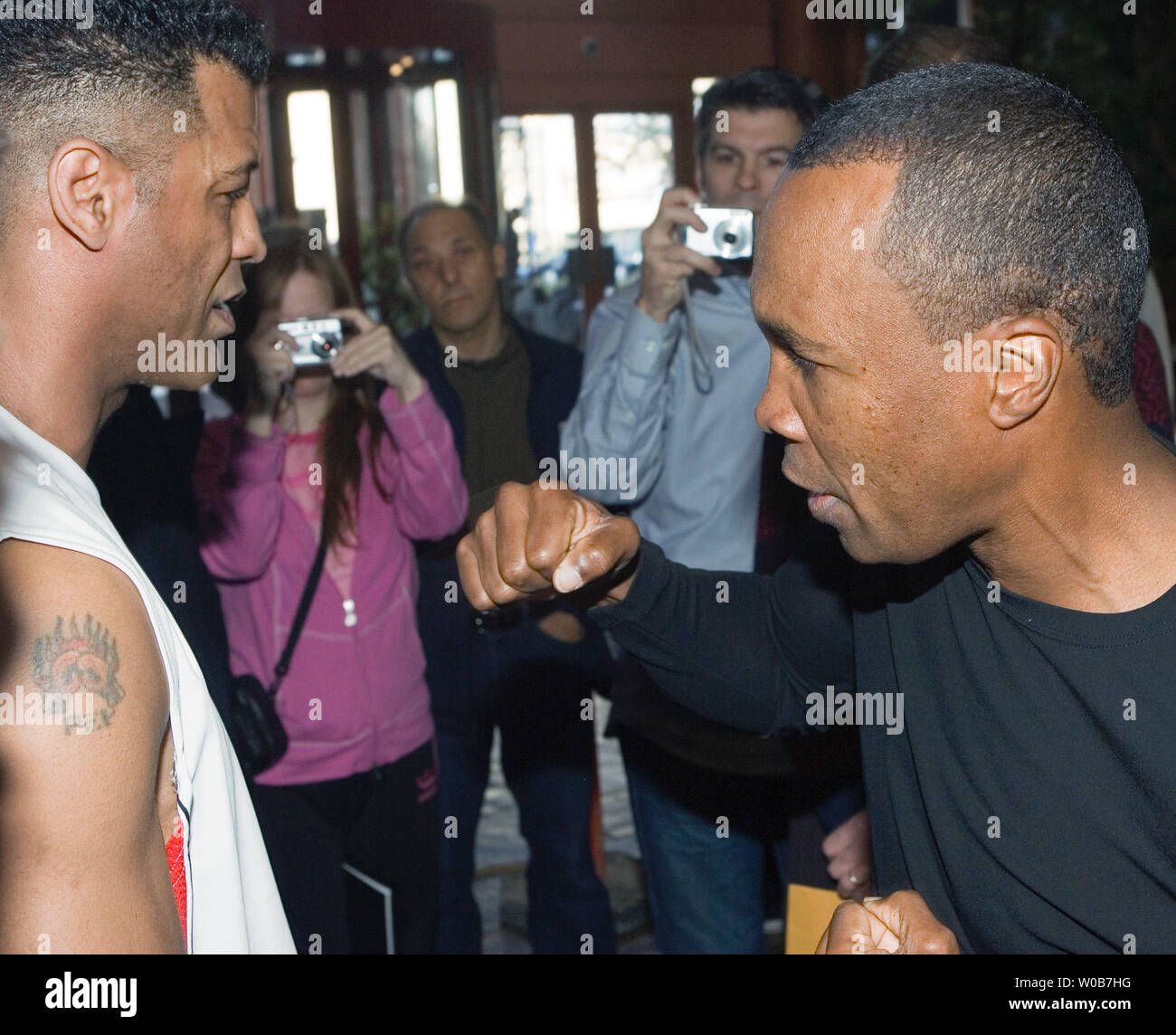 Boxing weigh ins hi-res stock photography and images - Alamy