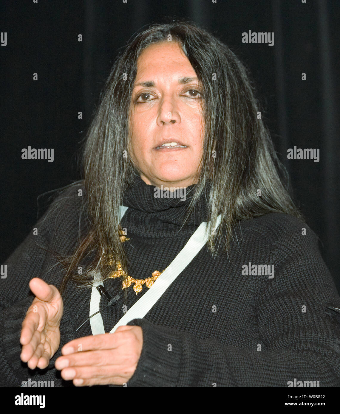 Heaven and earth film hi-res stock photography and images - Alamy