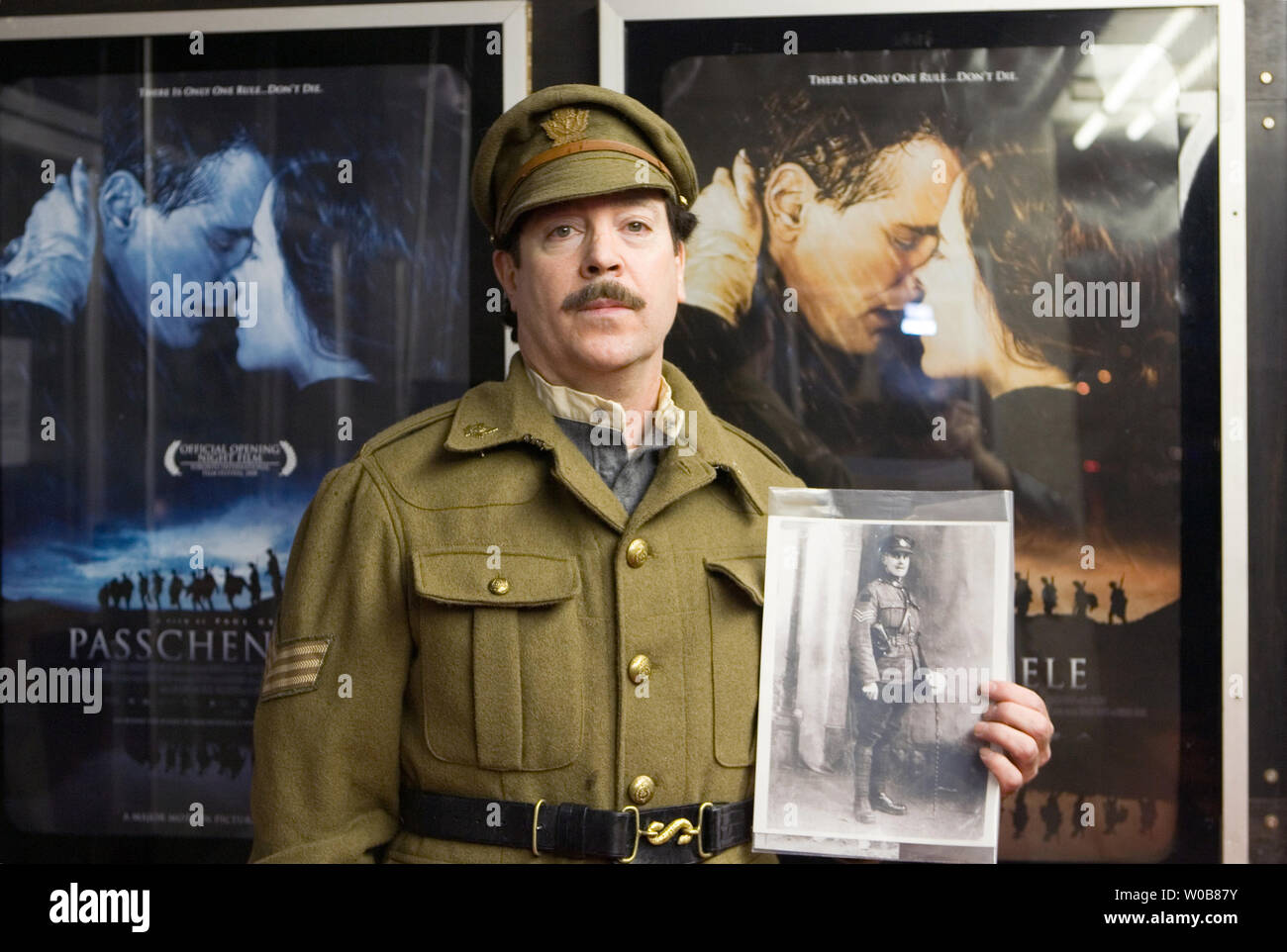 Canada first world war uniform hi-res stock photography and images - Alamy