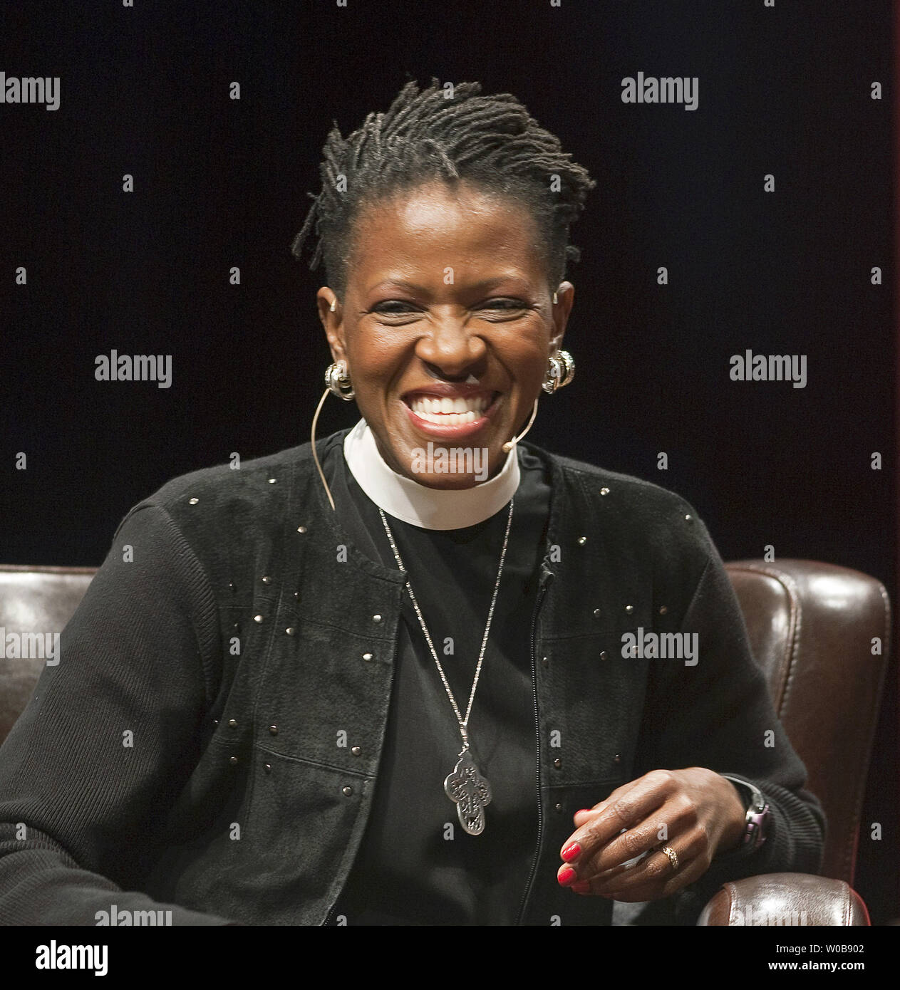 Dalai lama and desmond tutu hi-res stock photography and images - Alamy