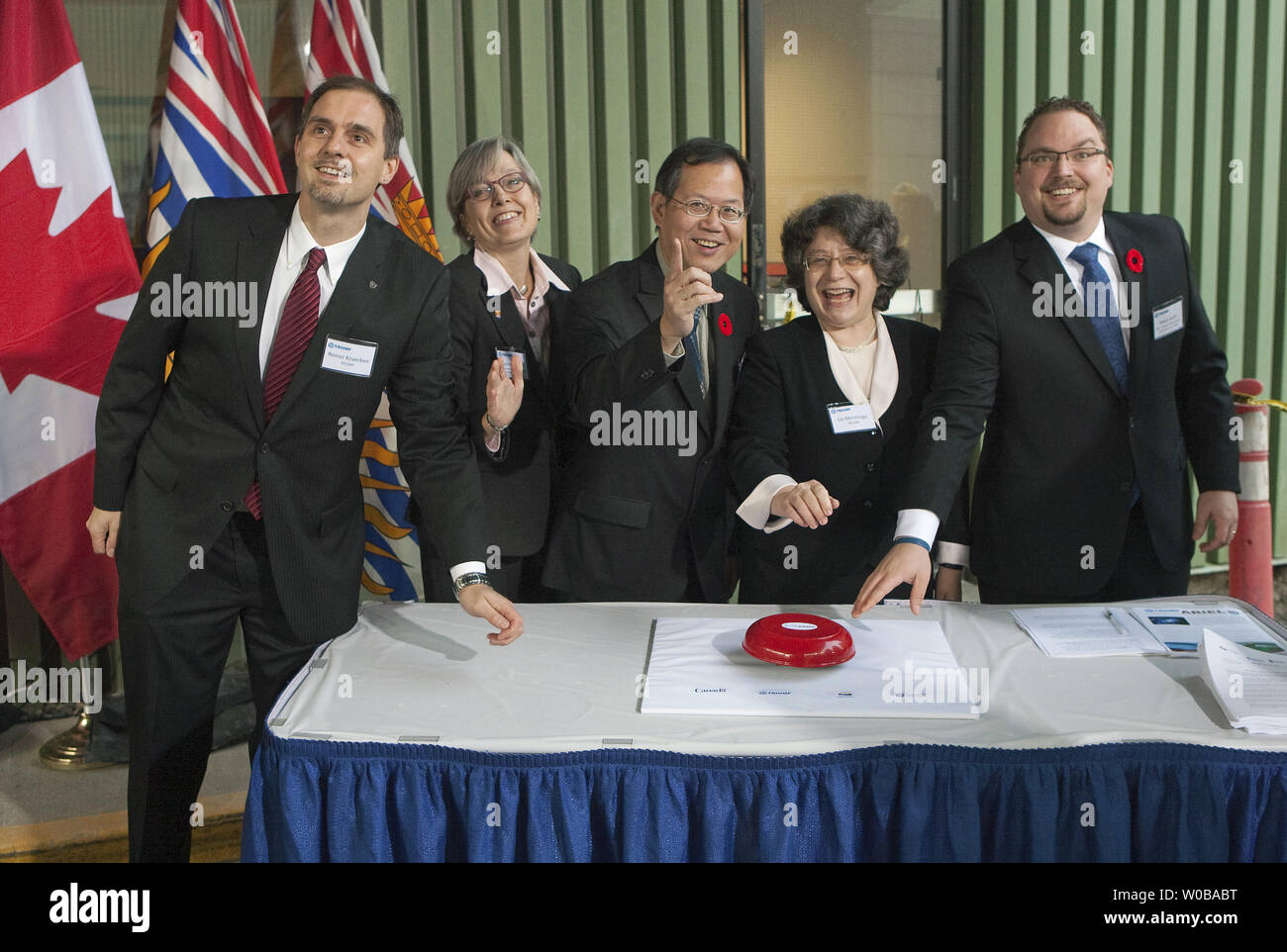 Nuclear physicists Reiner Kruecken (L) from Germany, the Head of ...