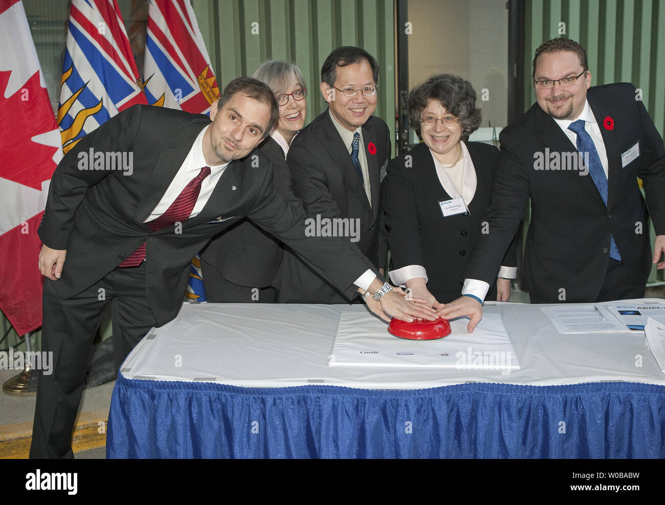 Red button nuclear hi-res stock photography and images - Alamy