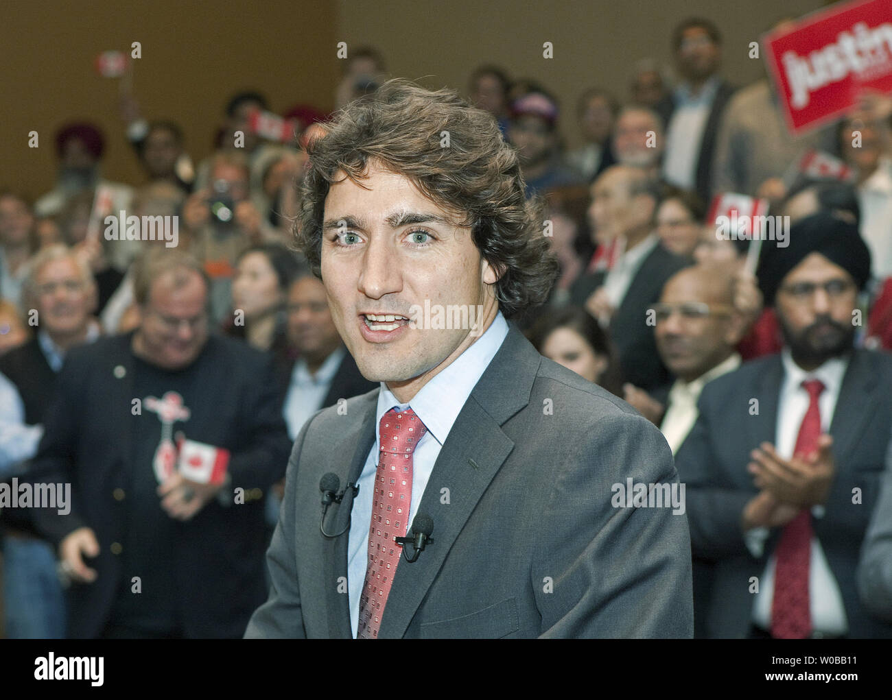 Justin trudeau campaign hi-res stock photography and images - Alamy