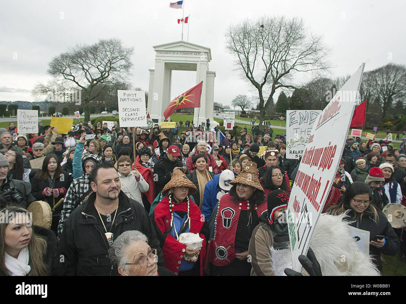 Peace arch border crossing hi-res stock photography and images - Alamy