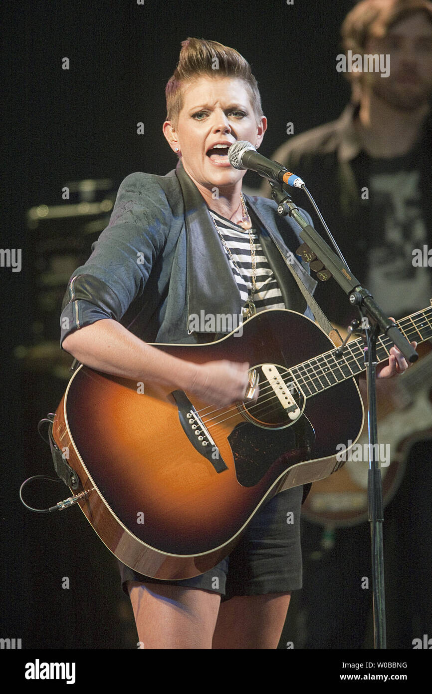 Natalie maines hi-res stock photography and images - Alamy