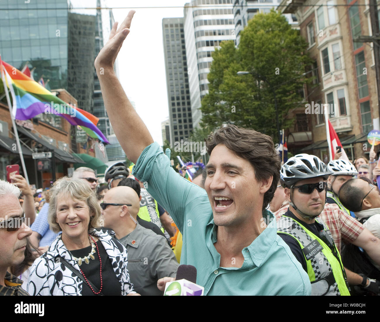 Justin trudeau pride parade hi-res stock photography and images - Alamy