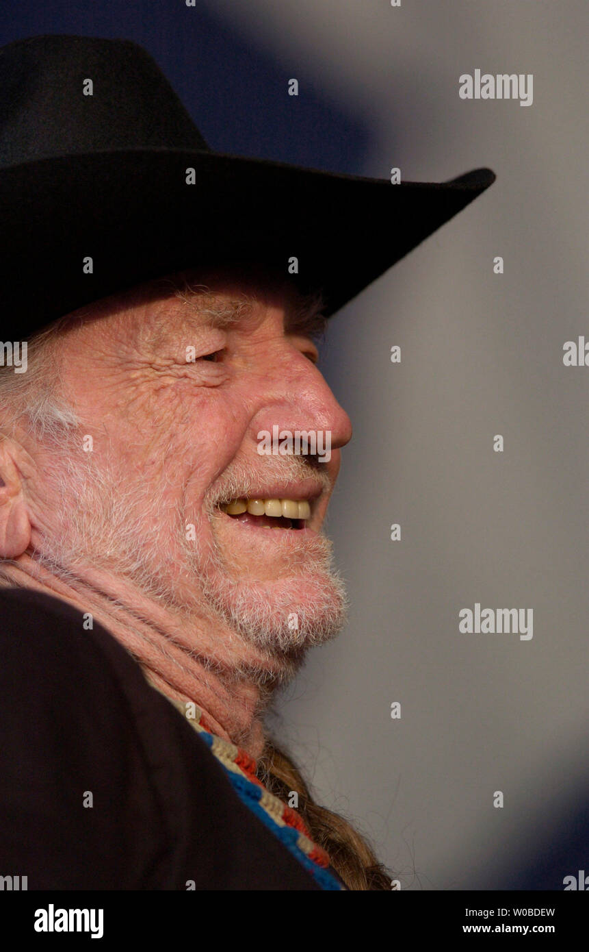 David allio hi-res stock photography and images - Alamy