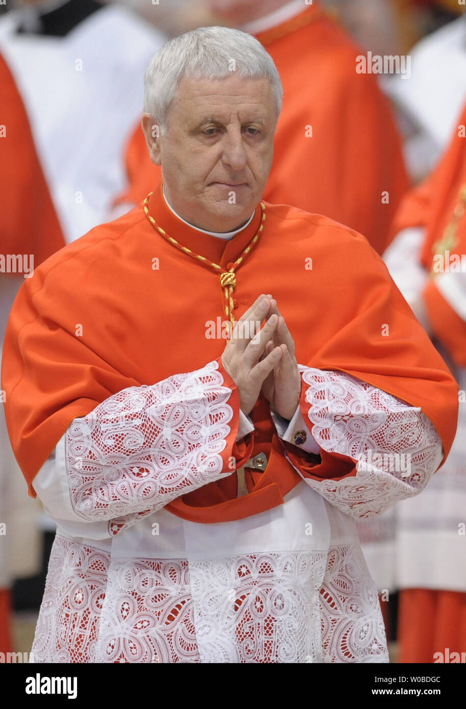 Statua saint paul peters basilica hi-res stock photography and images ...
