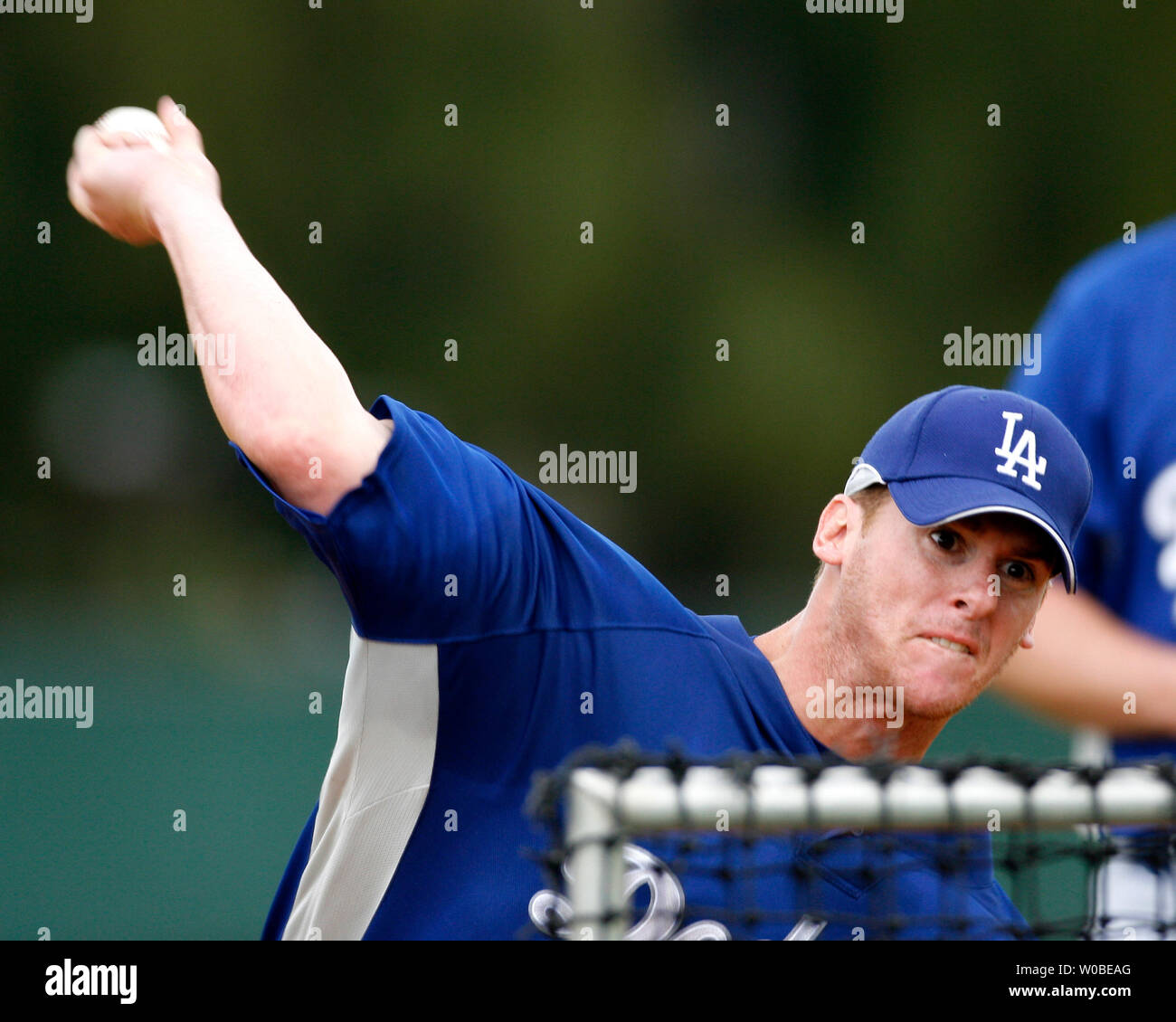 Los Angeles Dodgers pitcher Chad Billingsley throws a bullpen session ...