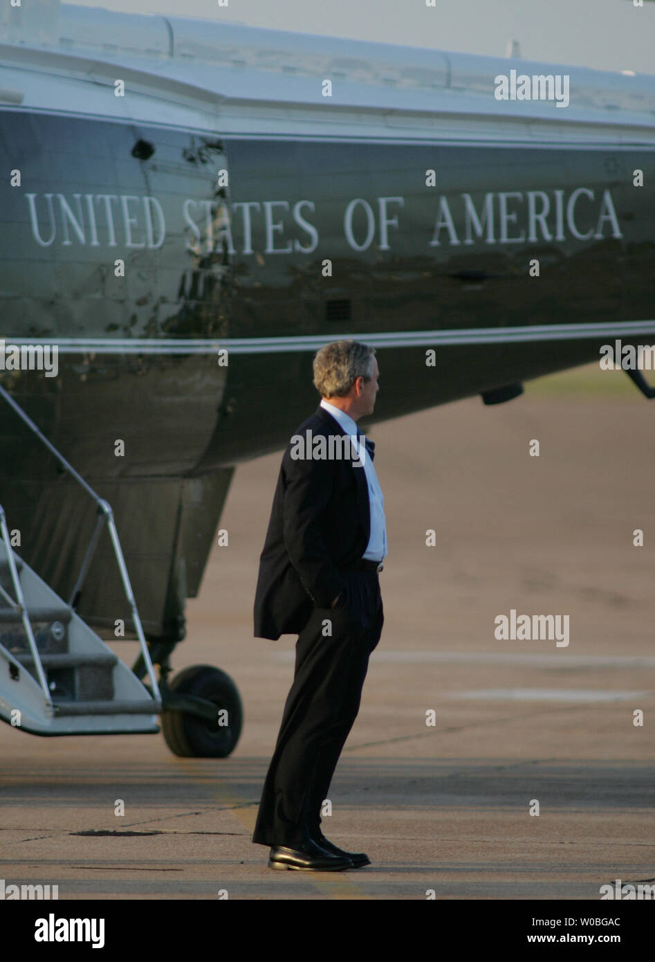 President George W. Bush arrives in Waco, Texas to spend the Father's ...