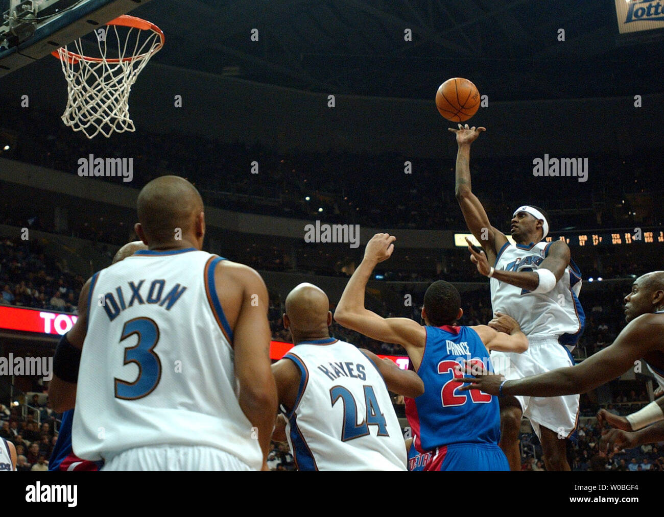 Scores two points hi-res stock photography and images - Alamy