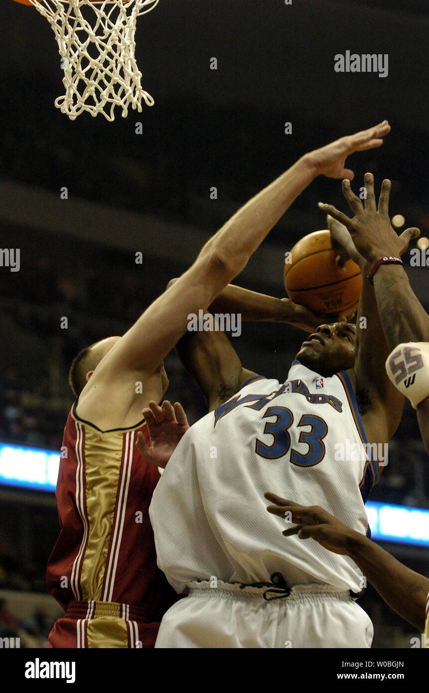 The Washington Wizards Brendan Hayes scores against Zydrunas Ilgauskas ...