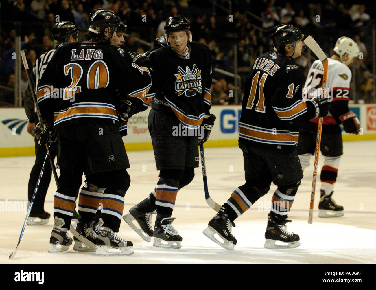 Capitals senators 2004 hi-res stock photography and images - Alamy