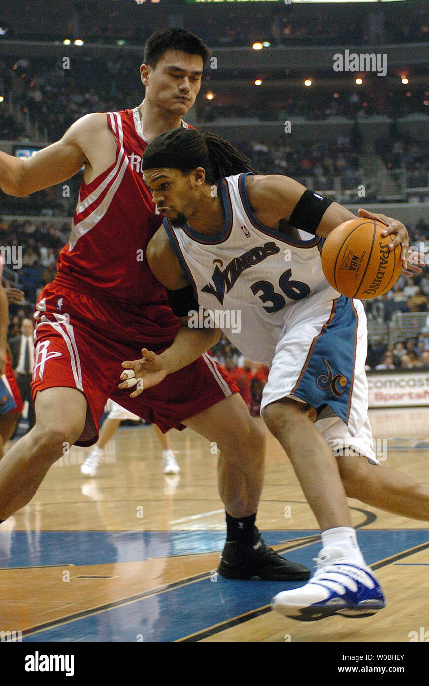 Yao ming houston rockets hi-res stock photography and images - Alamy